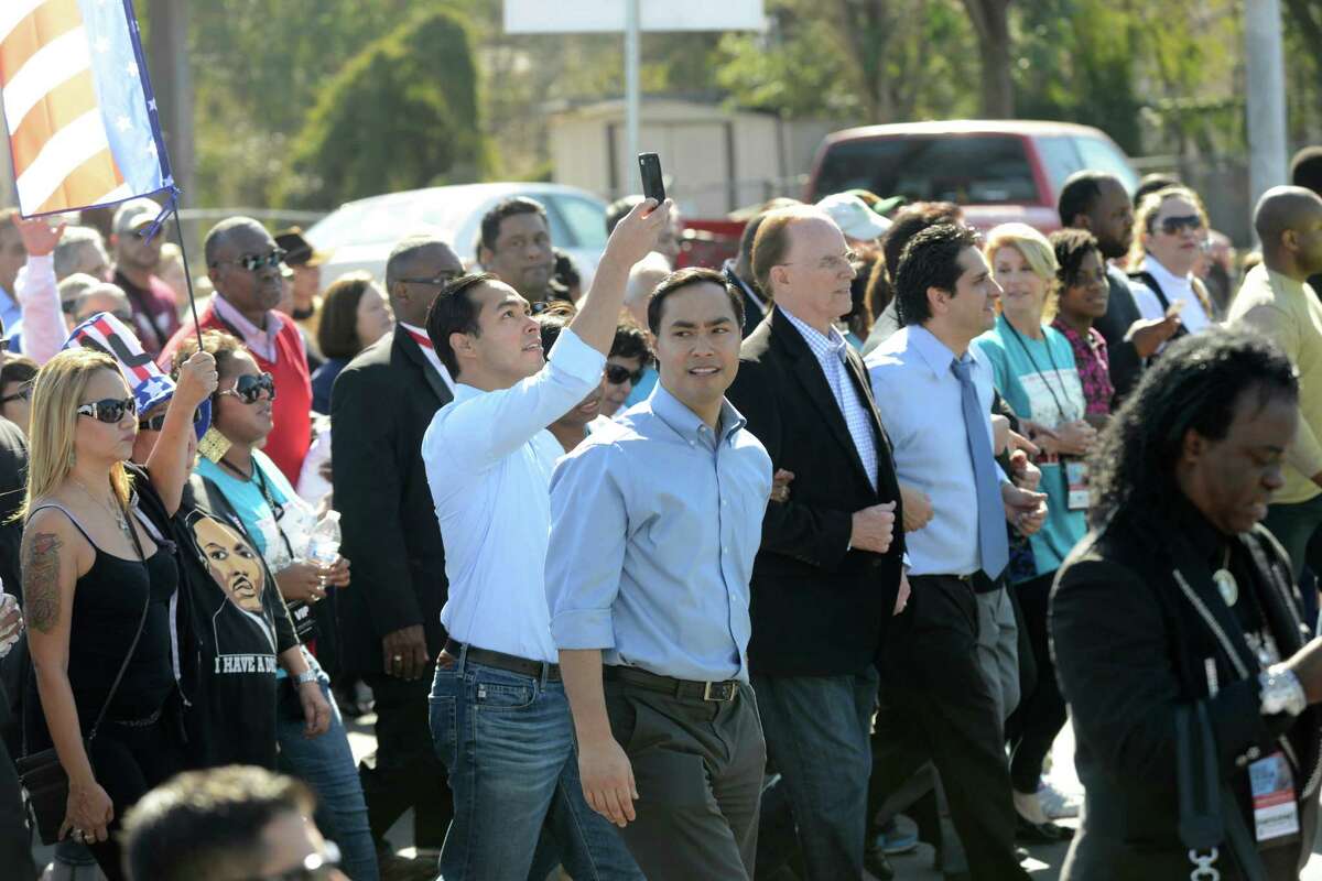 Castro twins won't room together in D.C.