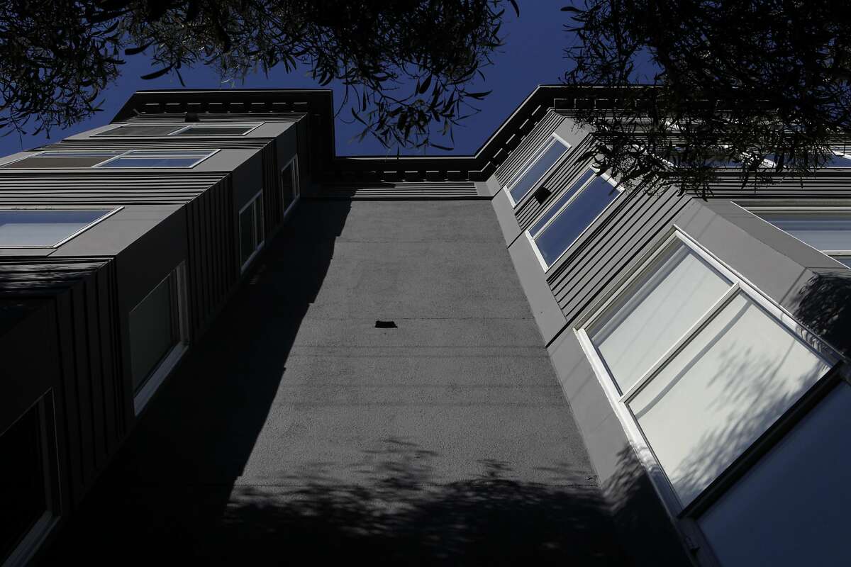 S.F. architecture shifts to darker tone