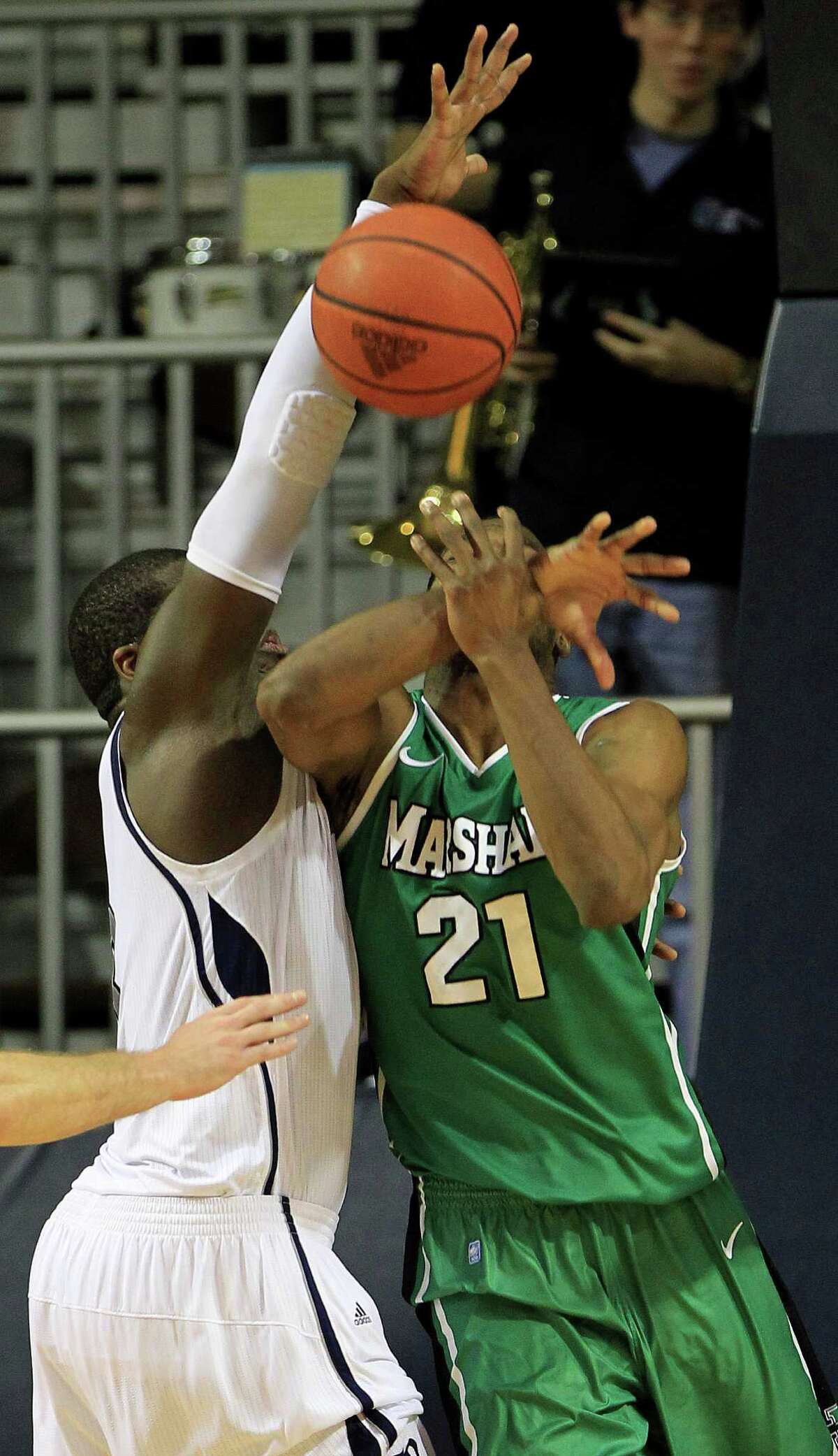 Obi scores 22 as Rice falls to Marshall