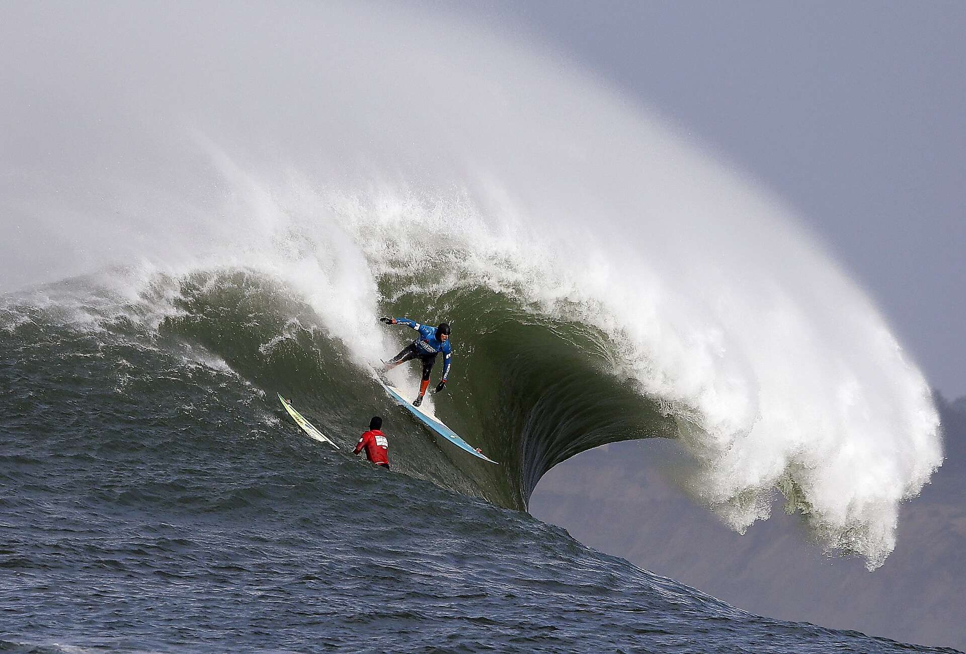 Mavericks surf contest draws thousands to experience thrills