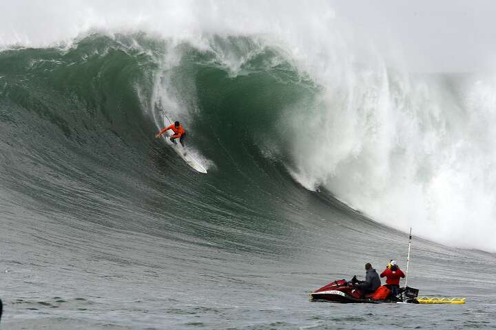 Mavericks surf contest draws thousands to experience thrills
