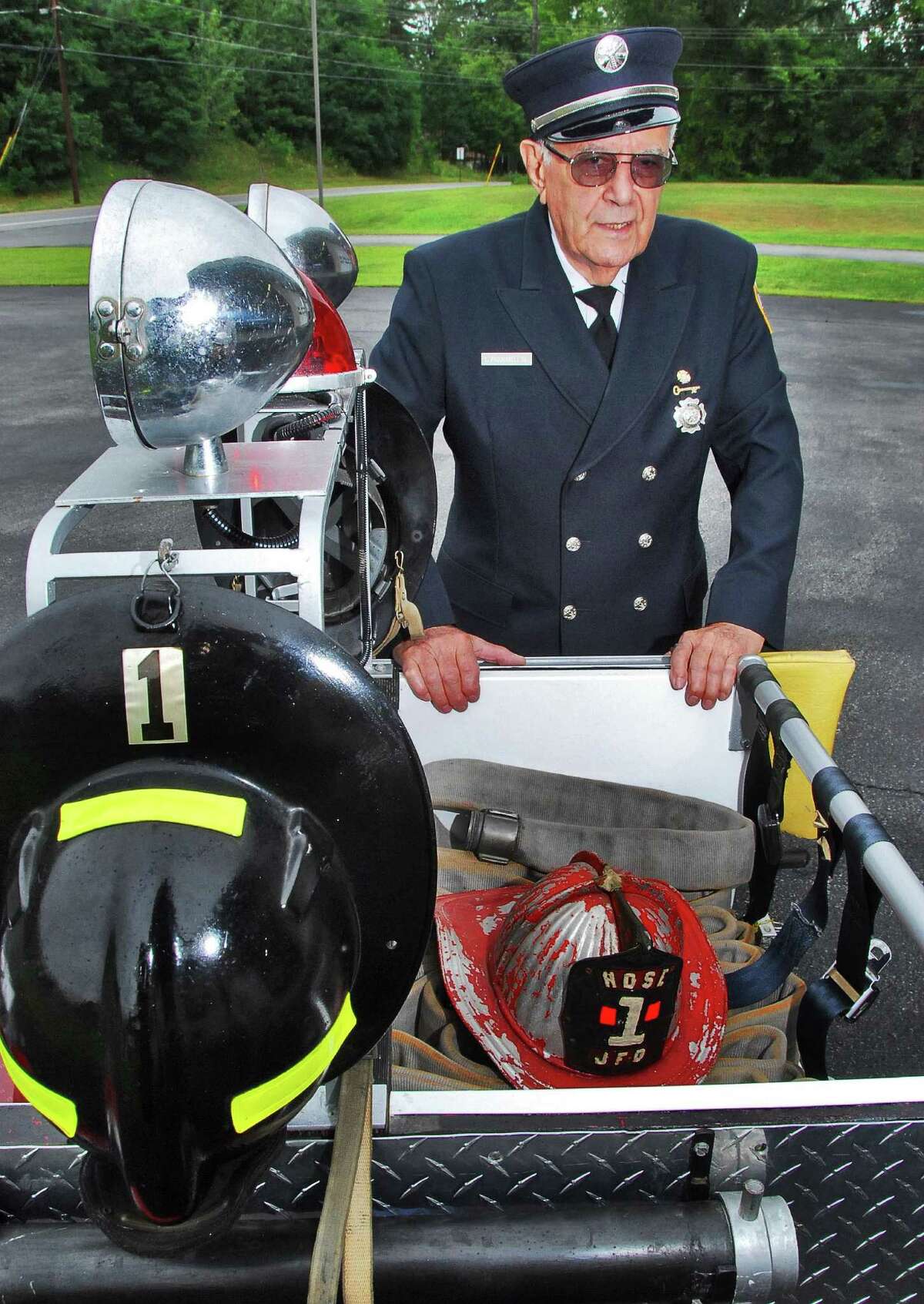 Late firefighter volunteered 77 years