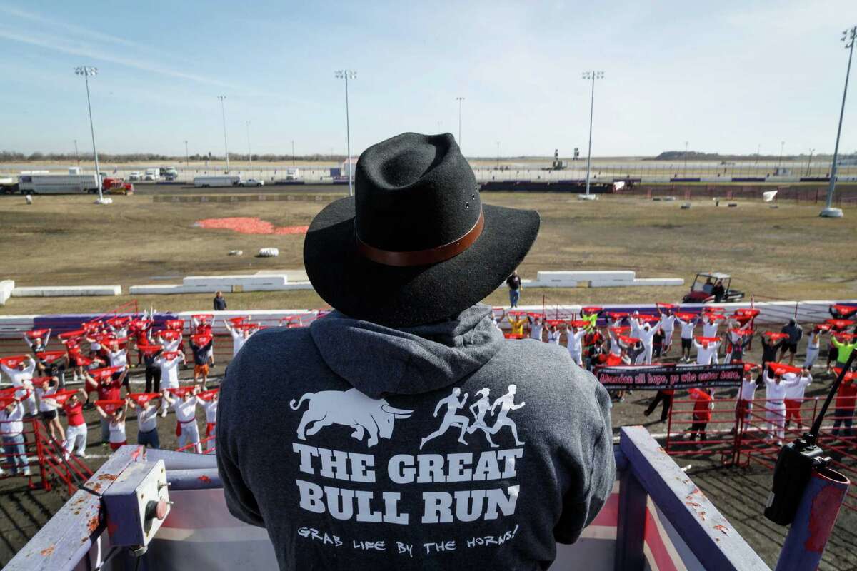 1 injured during Baytown bull run