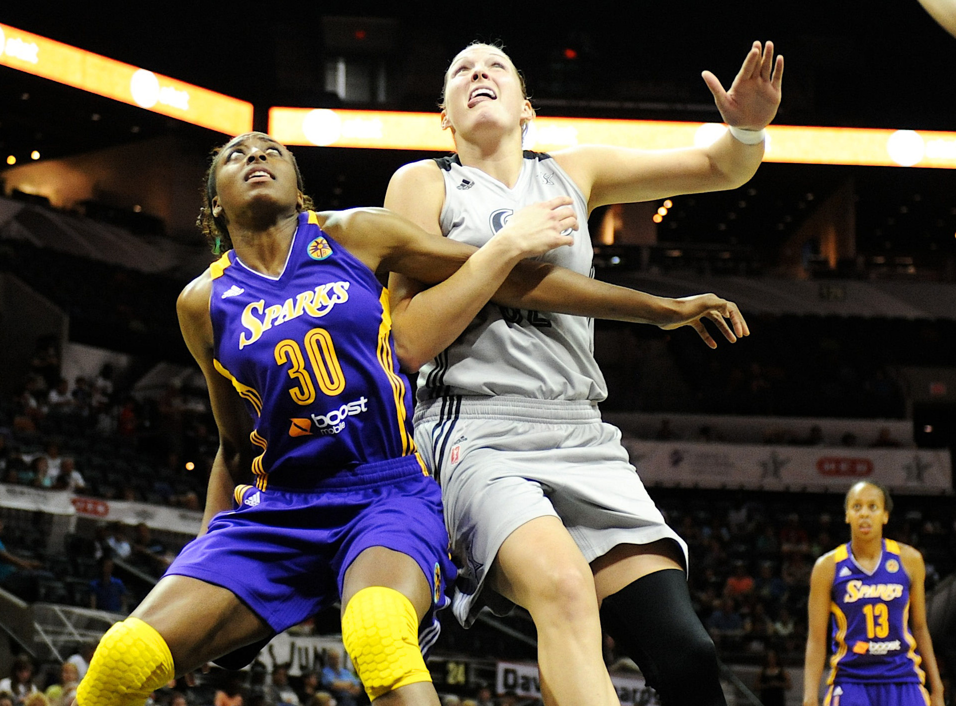 WNBA finds itself at crossroads heading into 2014 campaign