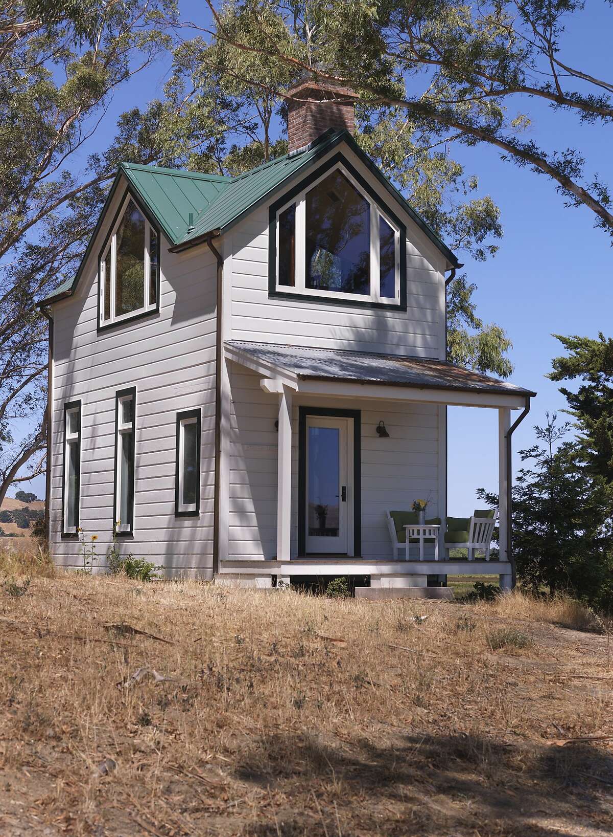Old bunkhouse now welcomes both human guests, birds