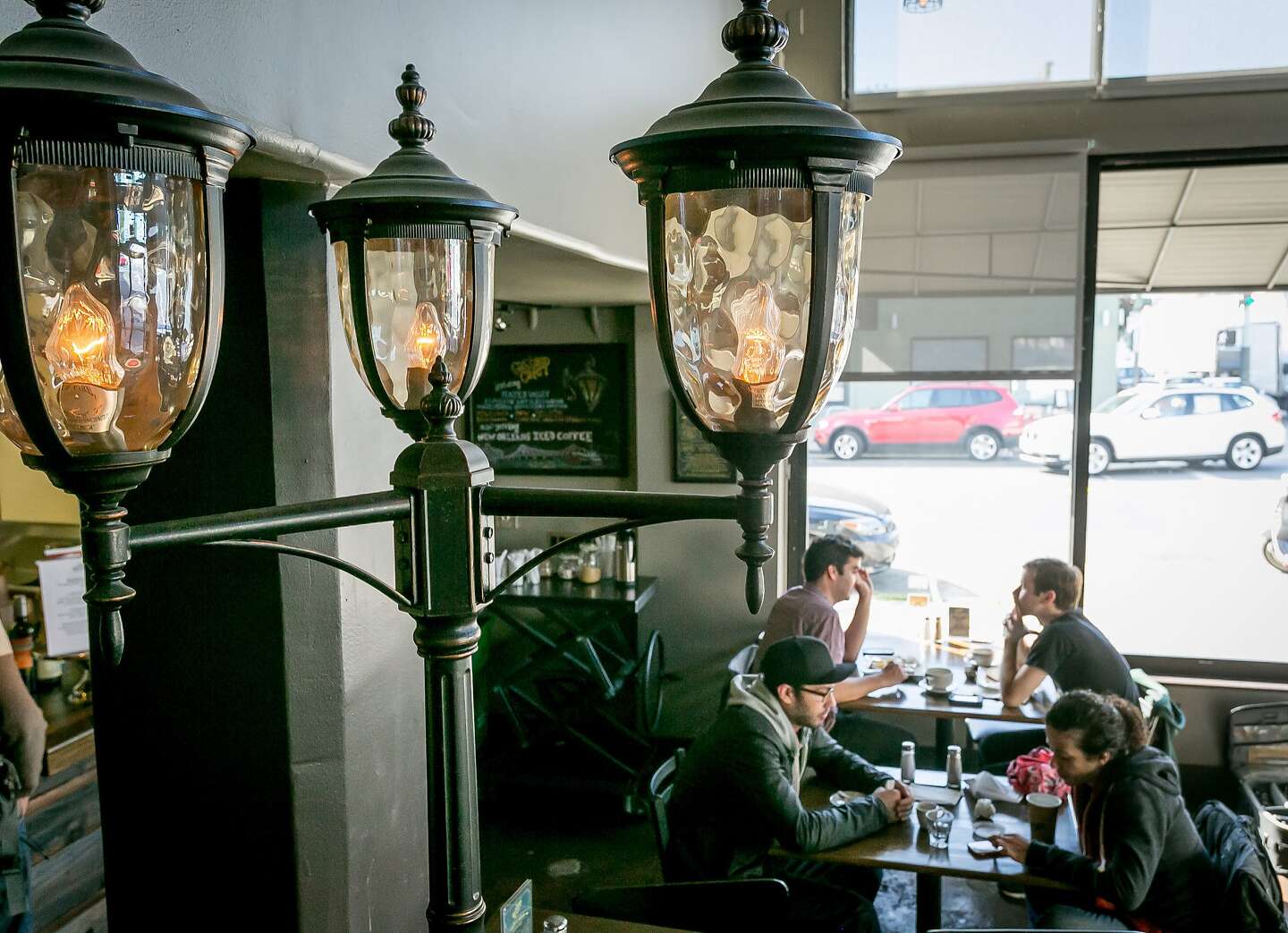 Gaslamp Cafe: Homey bistro fare and neighborhood vibe