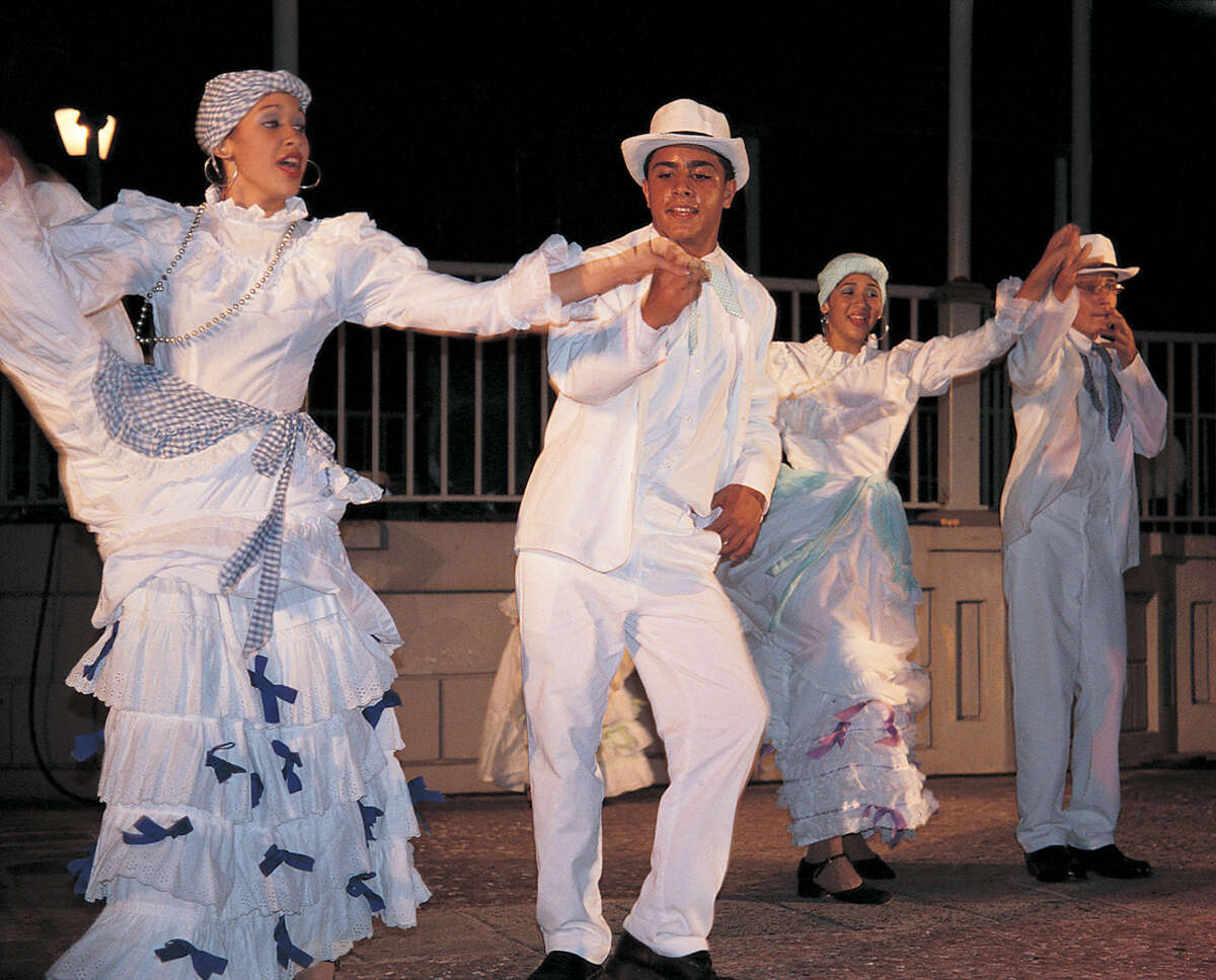 Dance and romance in San Juan