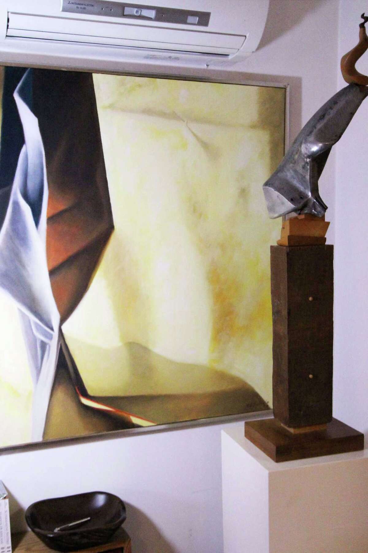 Spaces: Sculptor shapes a home on a hill in Blanco