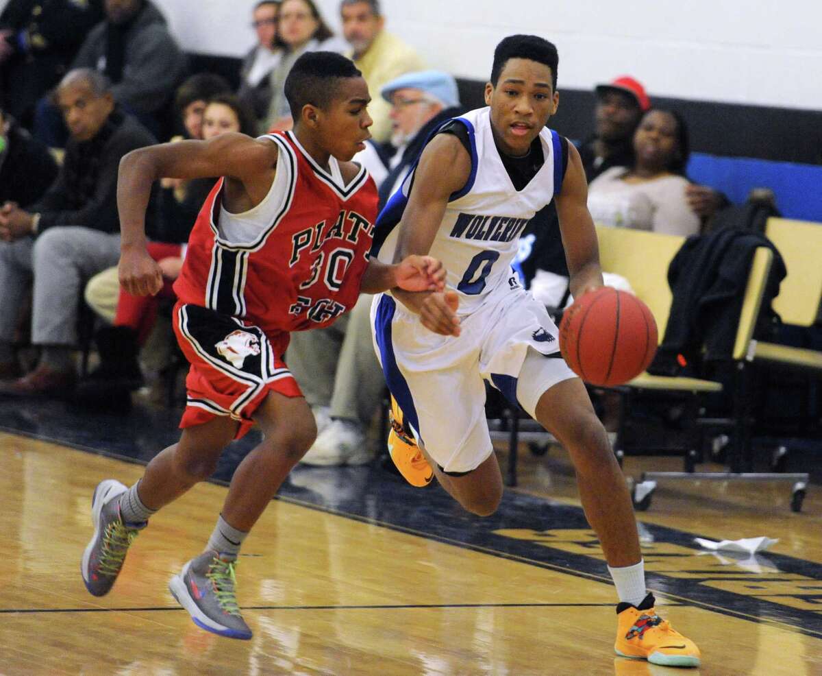 Balanced scoring leads Abbott Tech boys basketball past Platt Tech