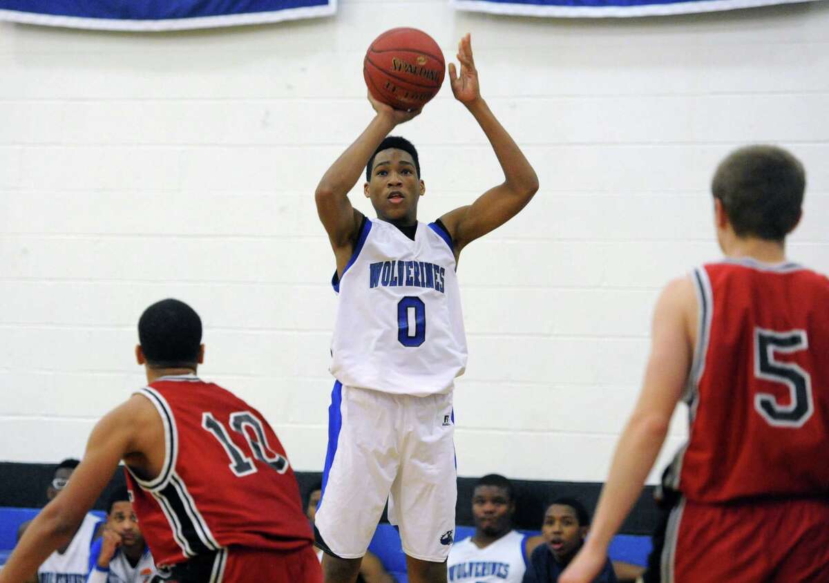 Balanced scoring leads Abbott Tech boys basketball past Platt Tech