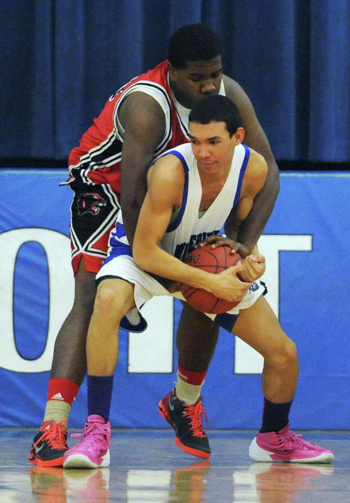 Balanced scoring leads Abbott Tech boys basketball past Platt Tech