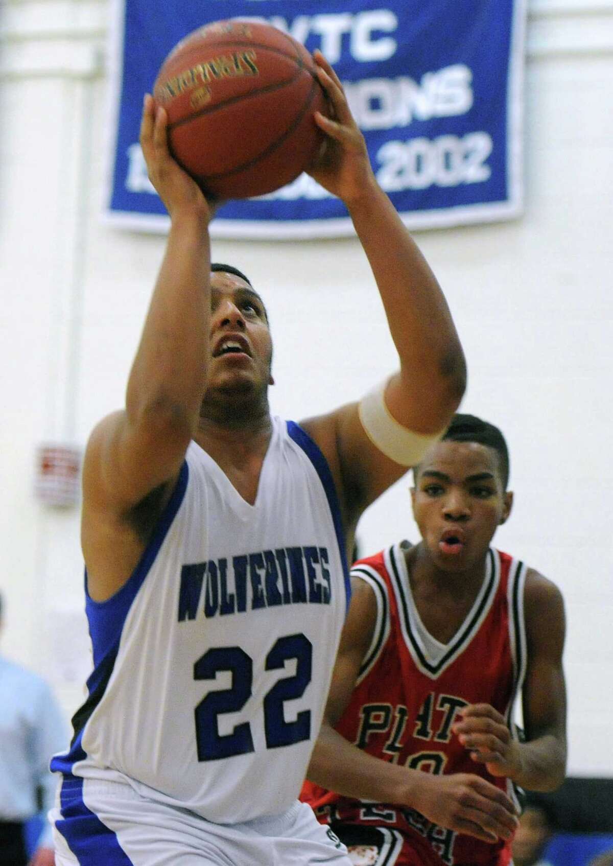 Balanced scoring leads Abbott Tech boys basketball past Platt Tech