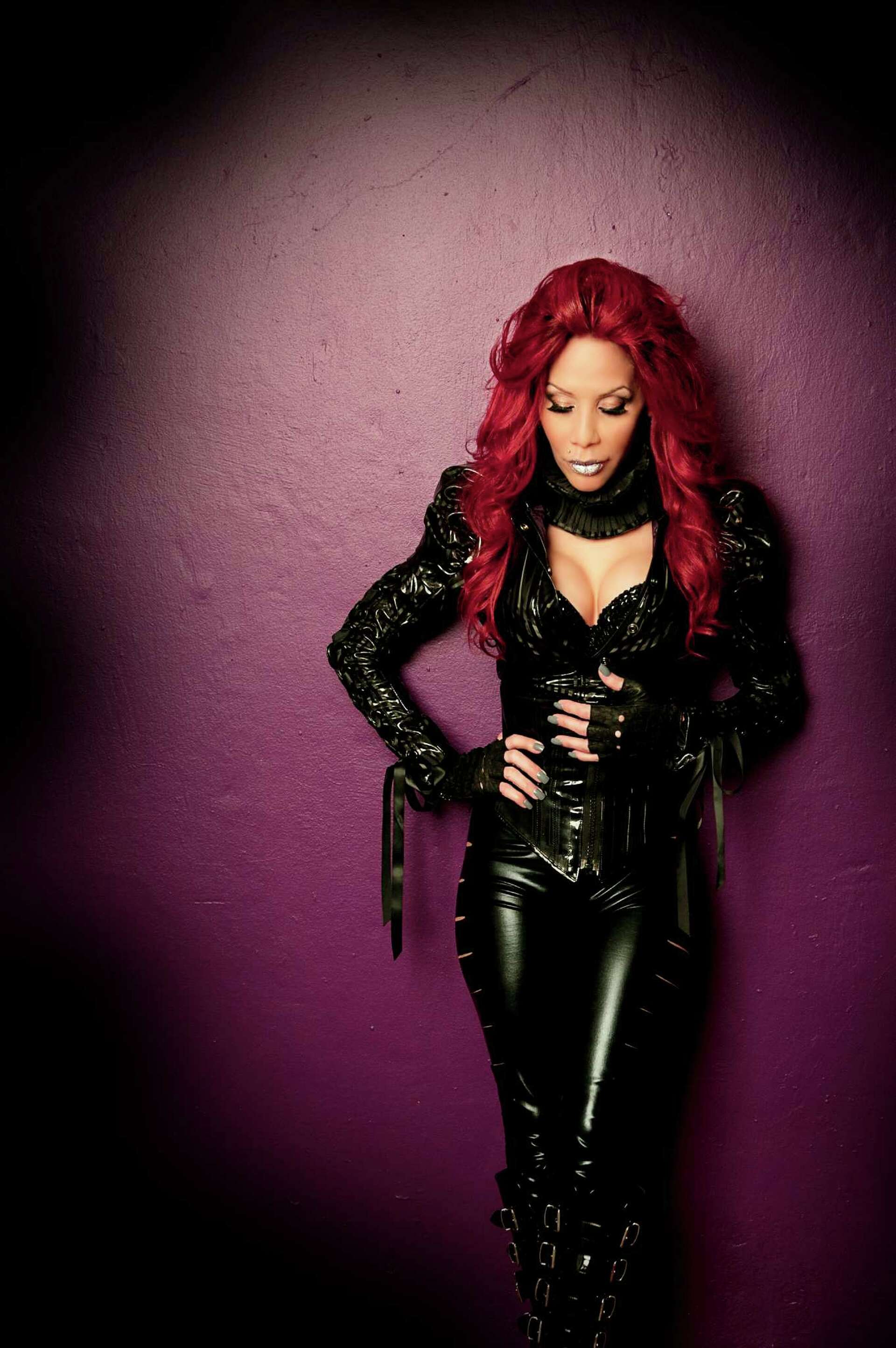 Reggaeton star, new mom Ivy Queen remains fierce