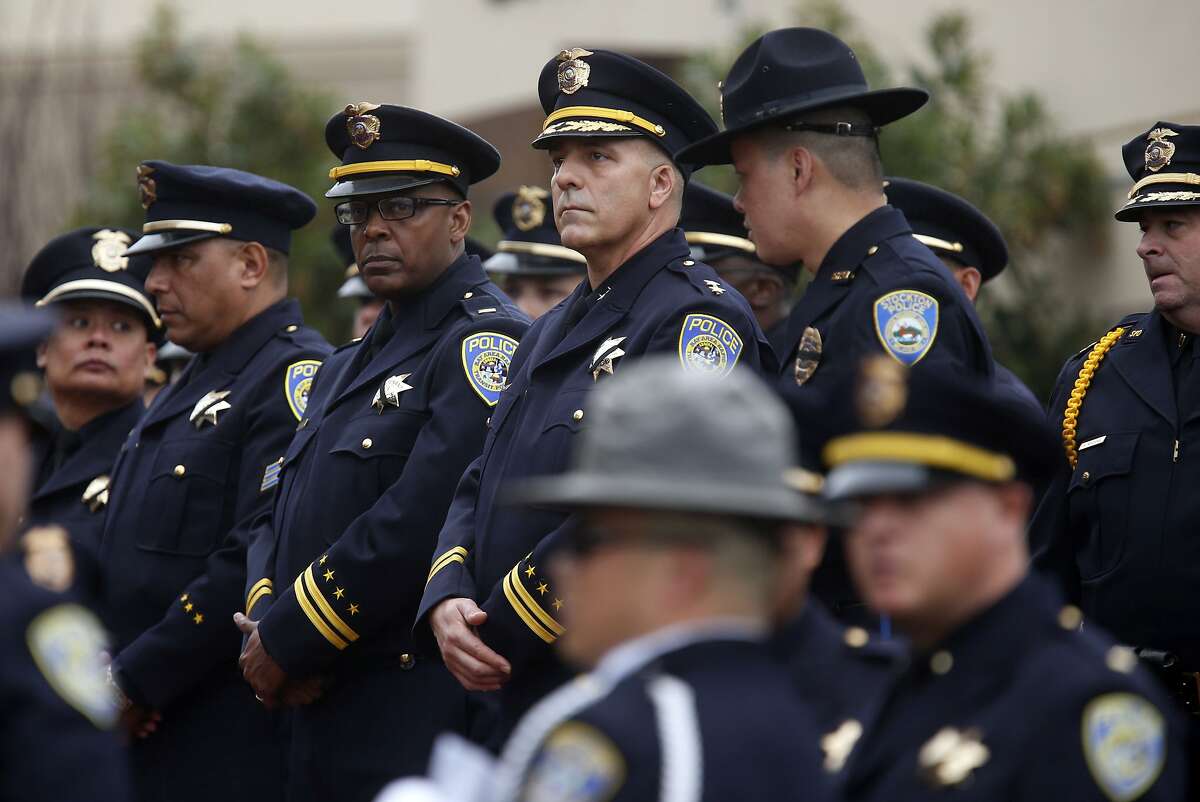 Officers honor fallen BART detective