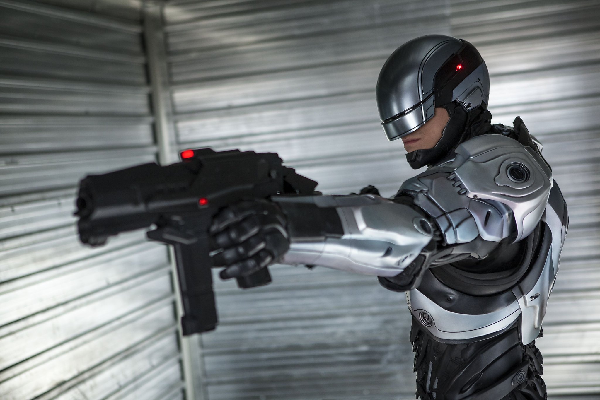 'RoboCop' reboot full of big ideas