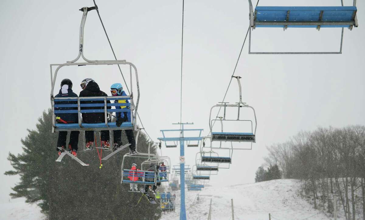 Thunder Ridge draws Conn. winter sports enthusiasts