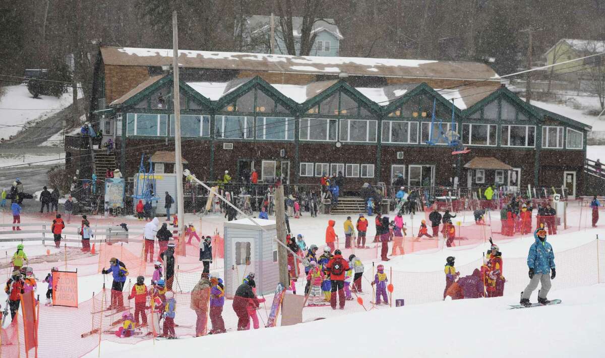 Thunder Ridge draws Conn. winter sports enthusiasts