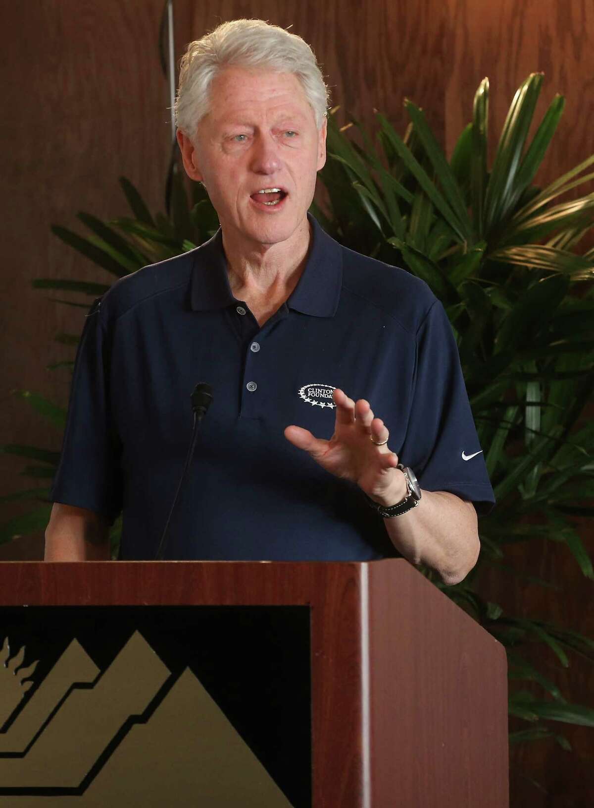 Bill Clinton to visit River Walk, Cisneros in February