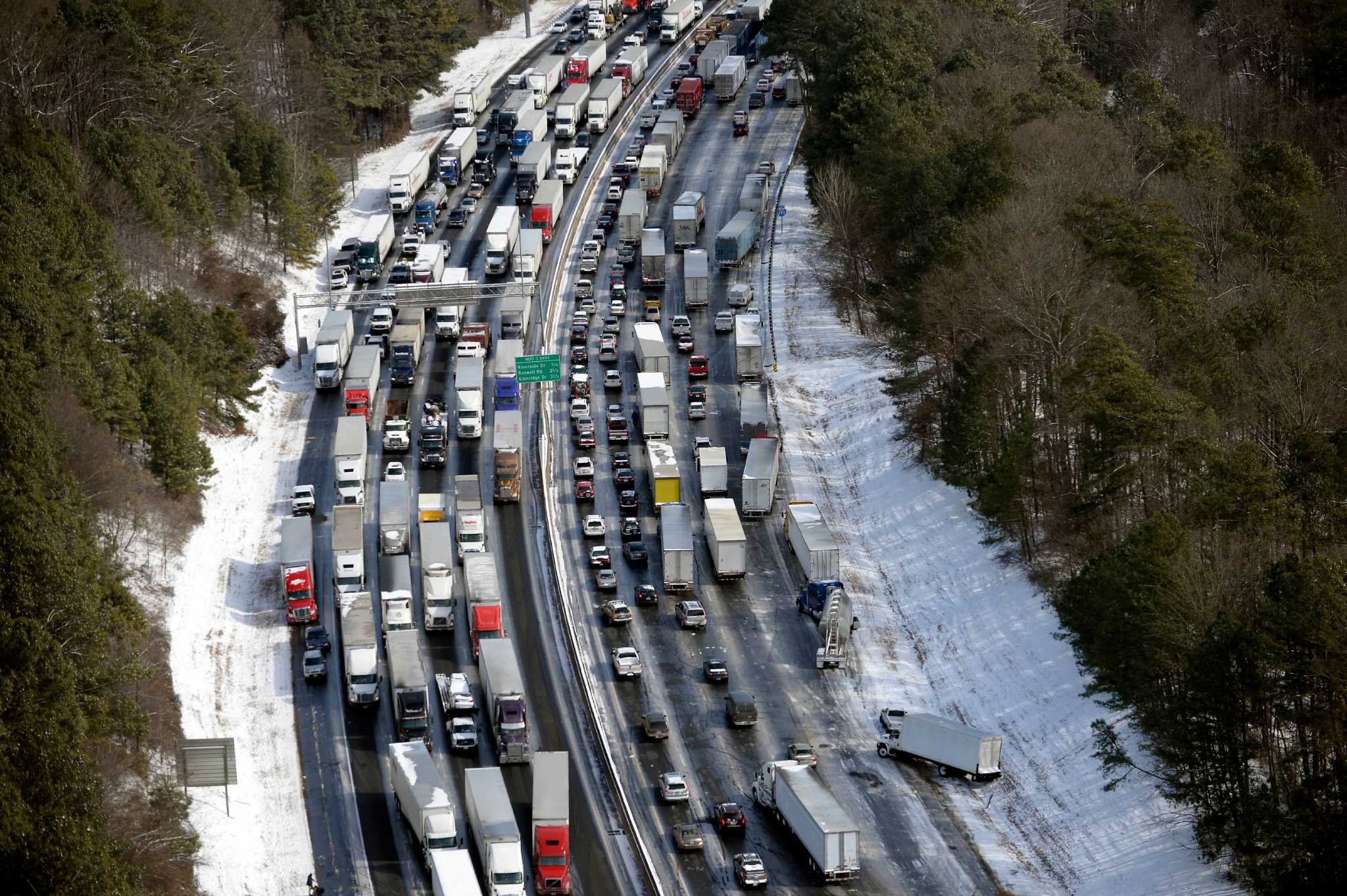Standstill follows Southern snowstorm