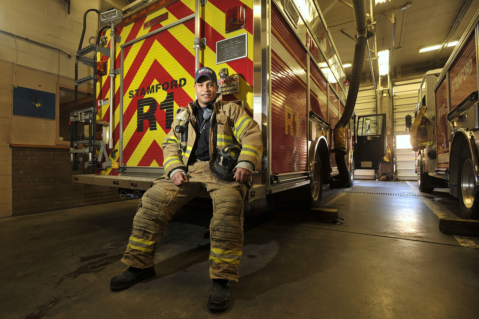Off-duty firefighter lauded for heroism
