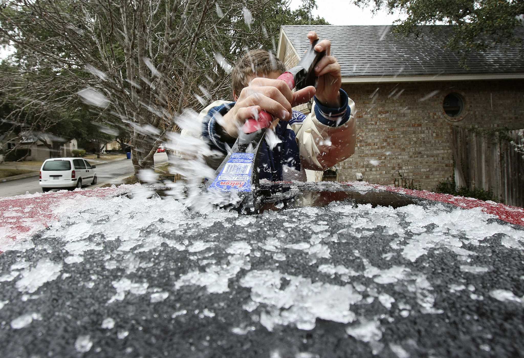 How to defrost your windshield when it freezes in Texas