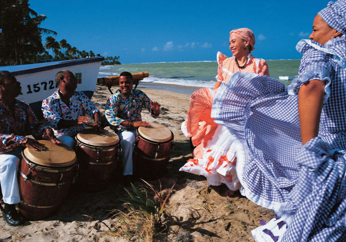 Dance and romance in San Juan