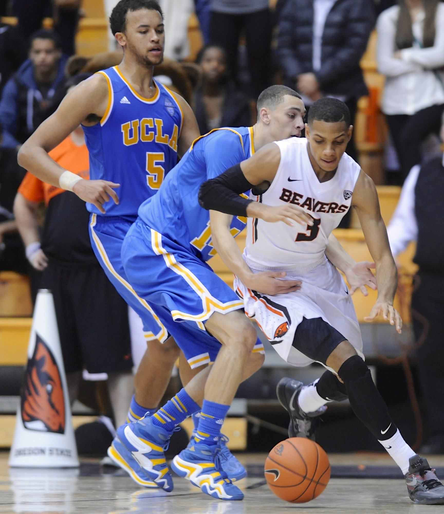 College basketball results, Feb. 2