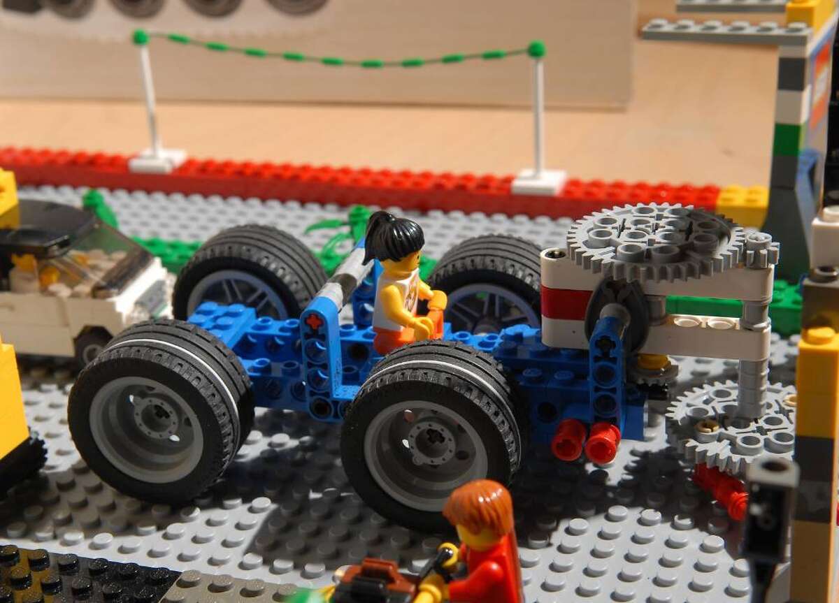 Lego competition builds on kids' tech education