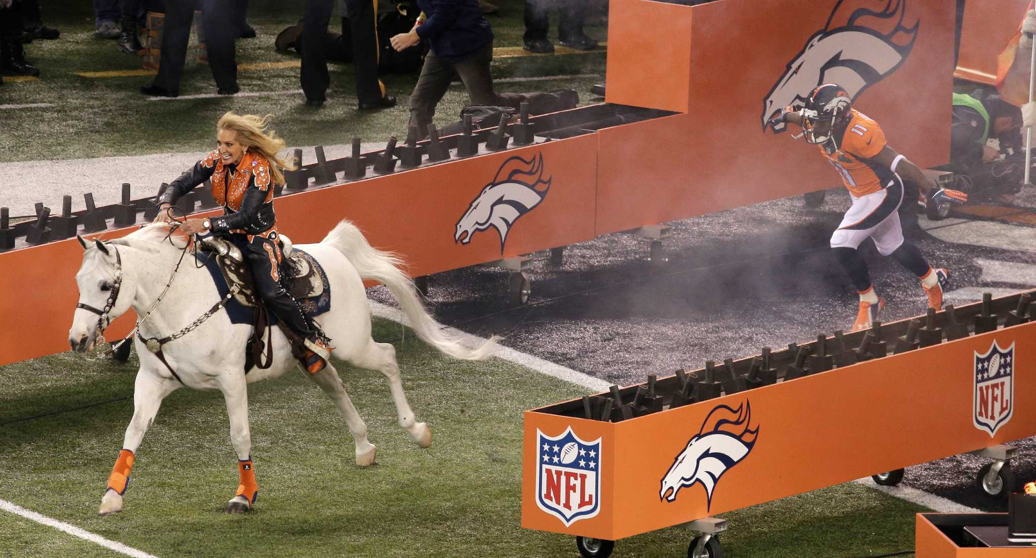 Norman Chad: Super Bowl Sunday filled with a whole lot of laughs