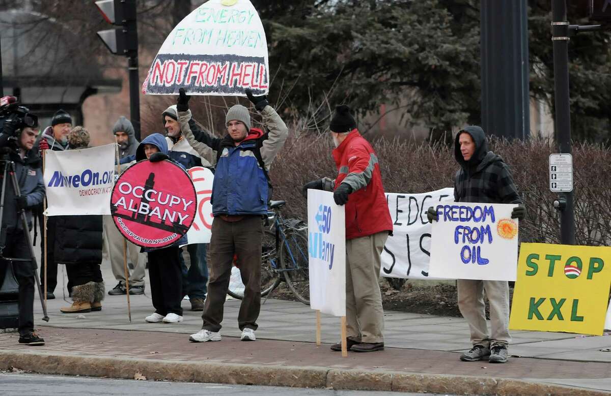Rally protests Keystone pipeline