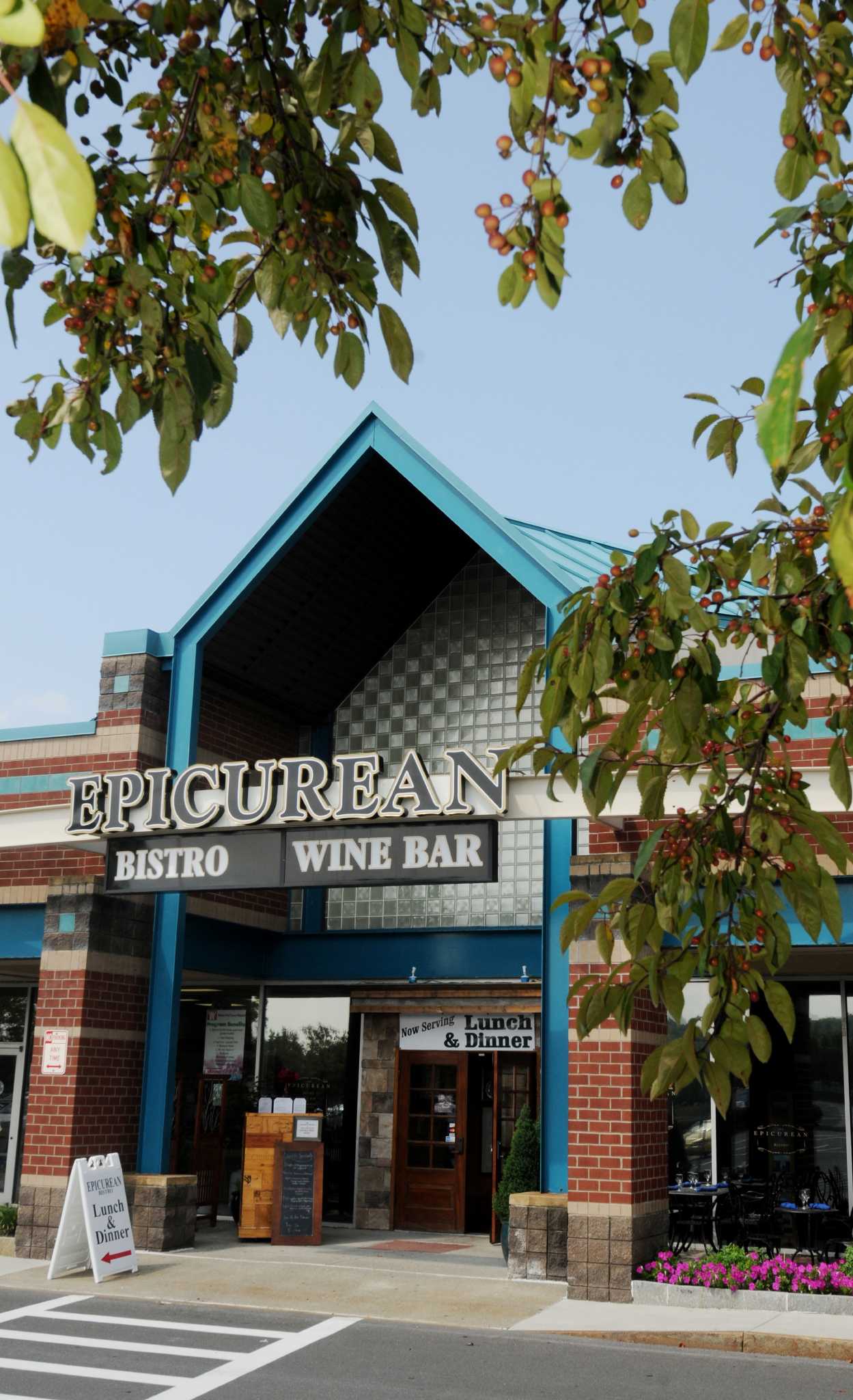 New restaurant at Epicurean site in Latham Farms