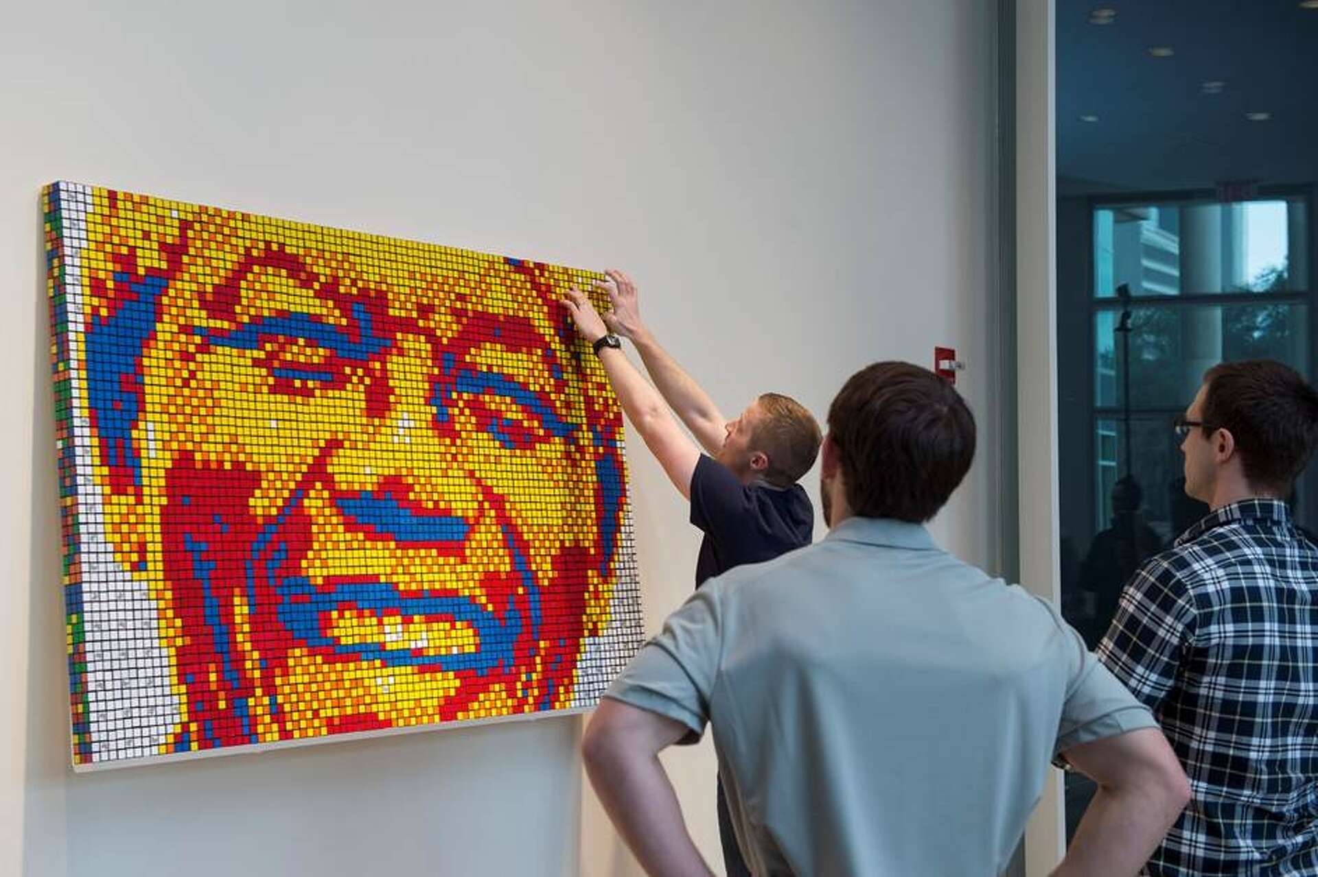 Rice students make a Nelson Mandela out of 600 Rubik's Cubes