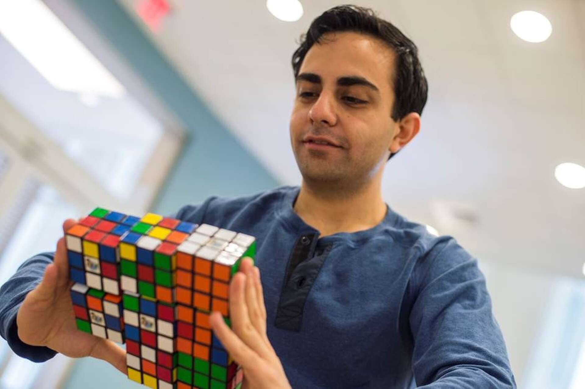 Rice students make a Nelson Mandela out of 600 Rubik's Cubes