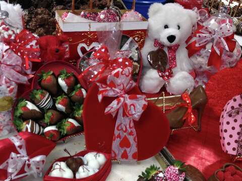 Monterey’s Carousel Candies: Making sweets from scratch for 50 years