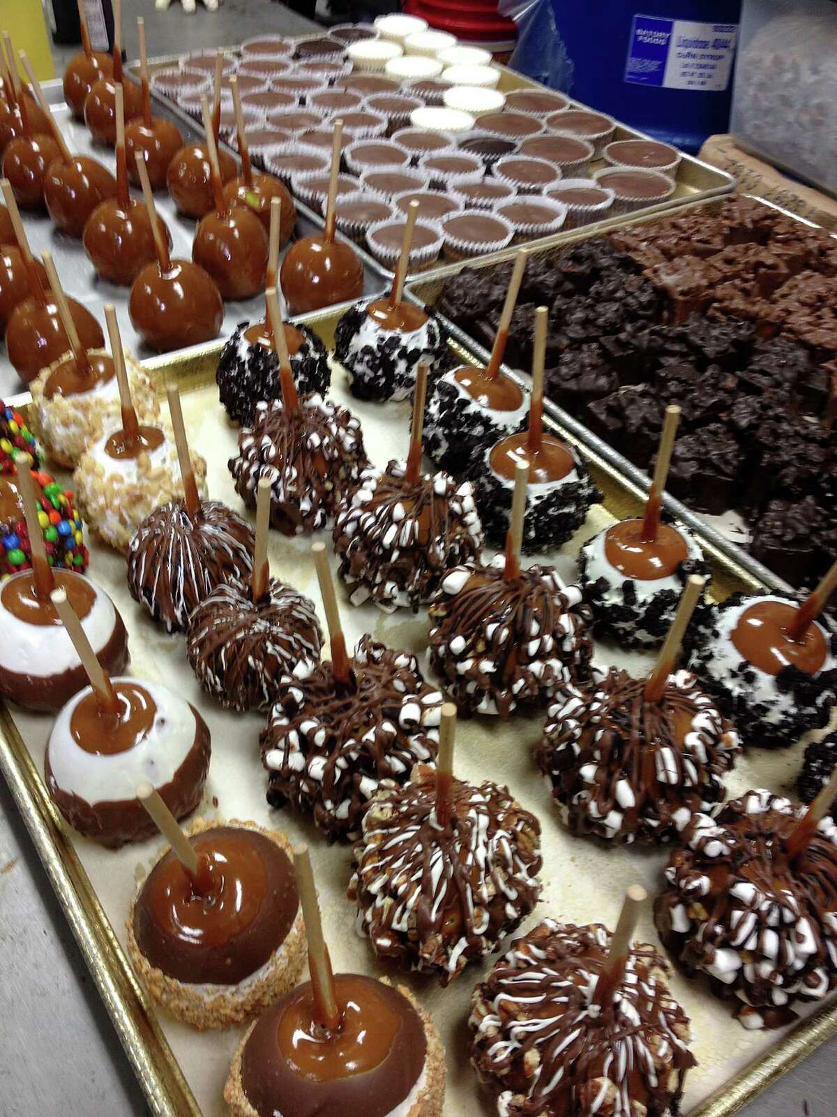 Monterey’s Carousel Candies: Making sweets from scratch for 50 years