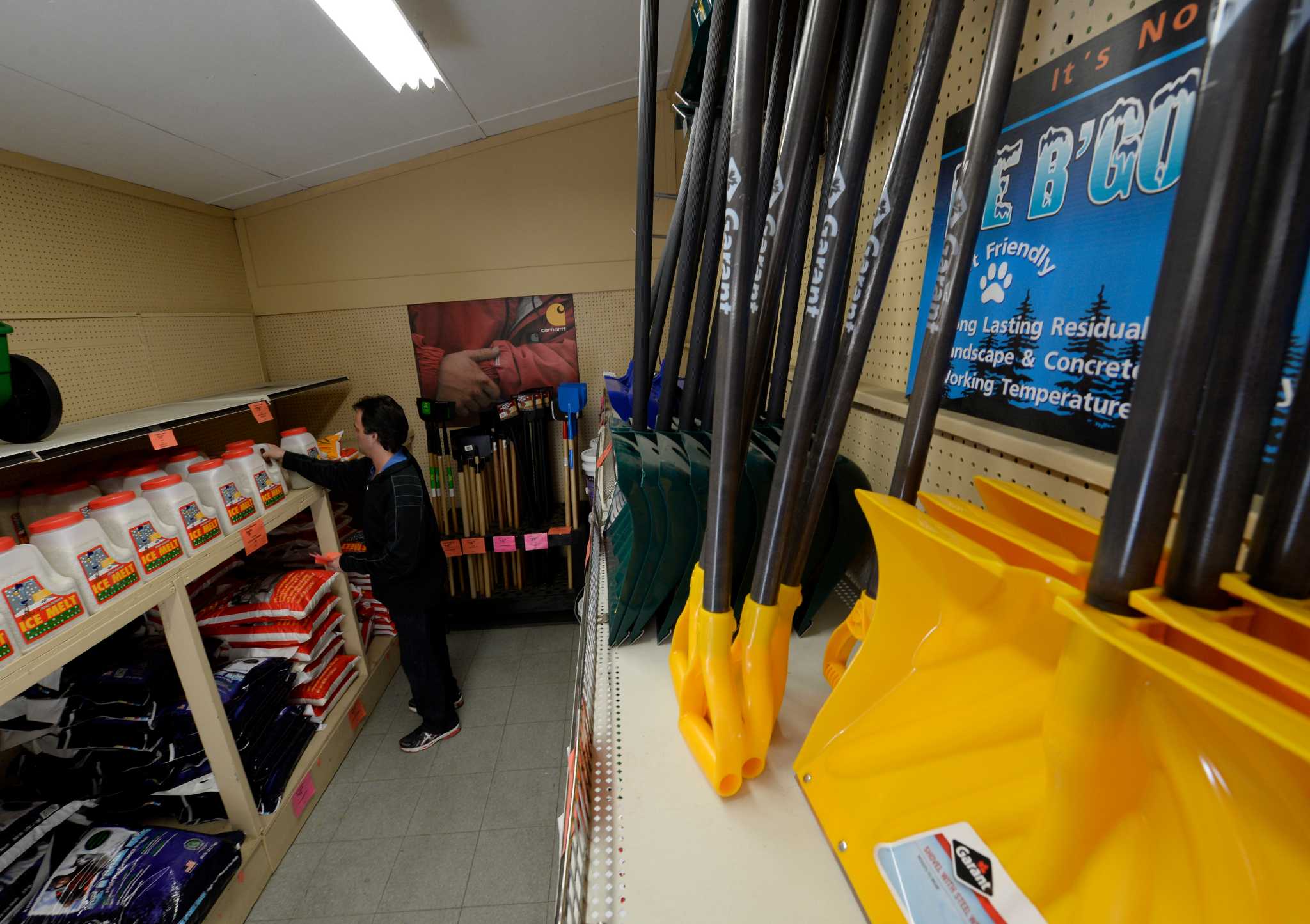 Phillips Hardware planning larger Altamont store, gas station