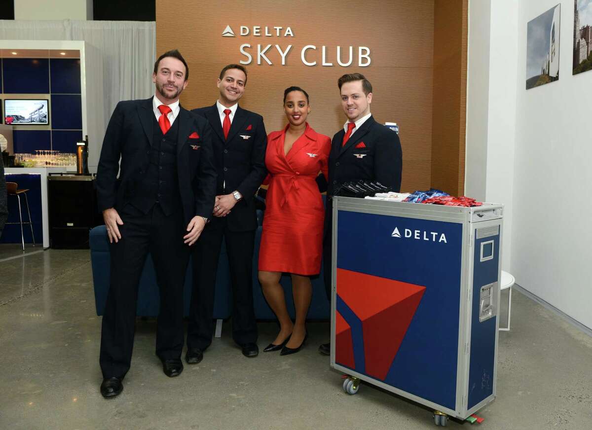 How the other half navigates the airport