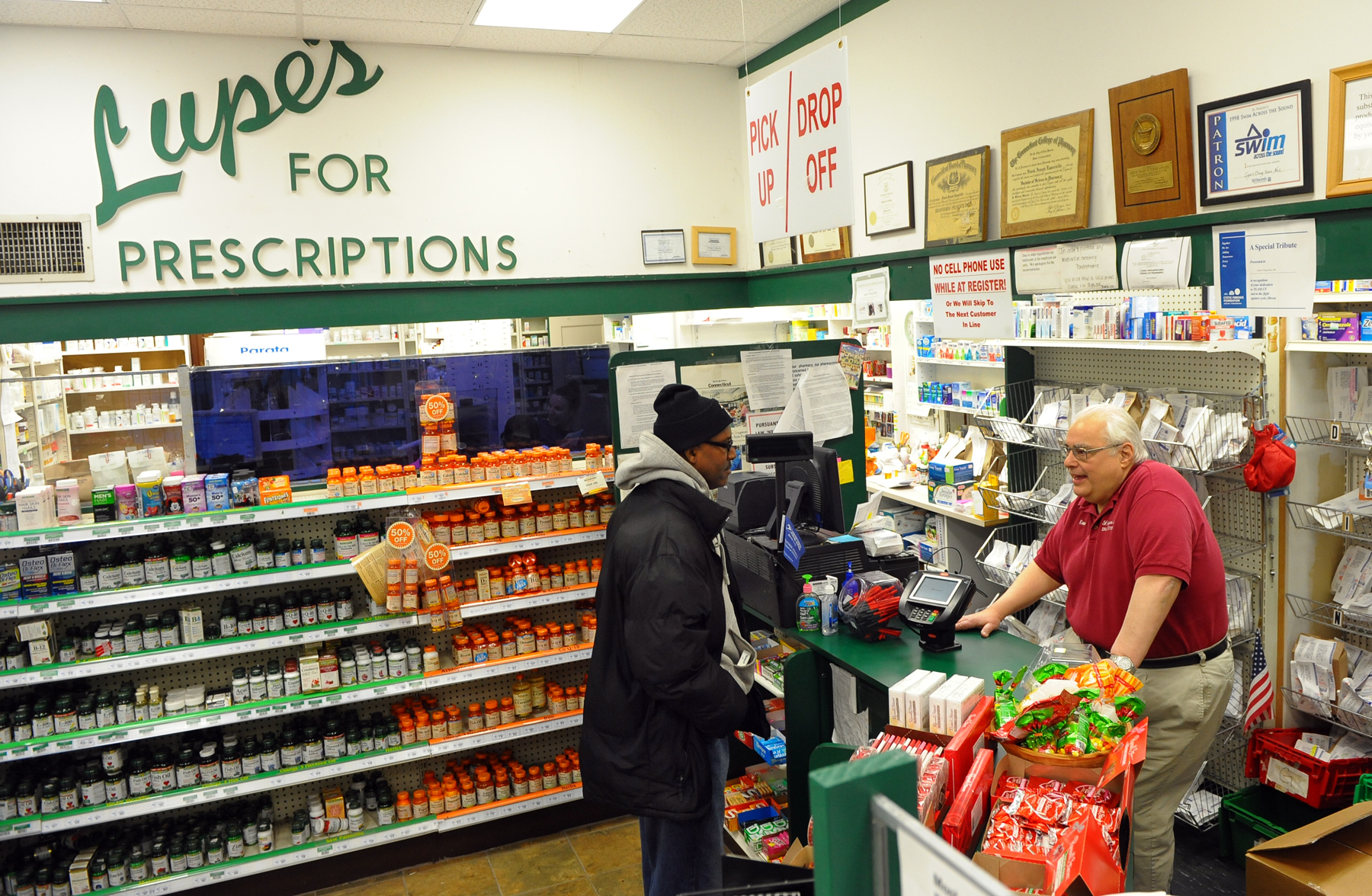 CVS to stop selling cigarettes