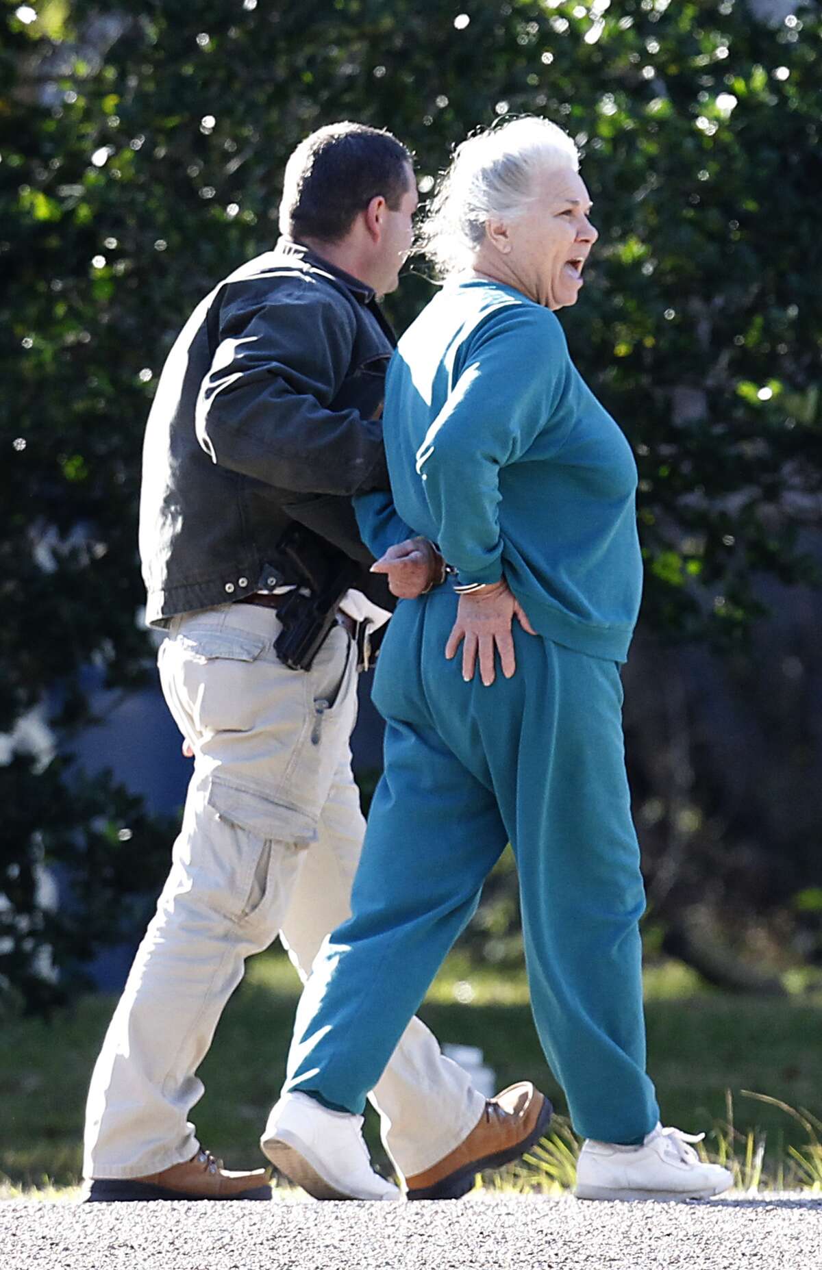 Police: La Marque woman held husband hostage