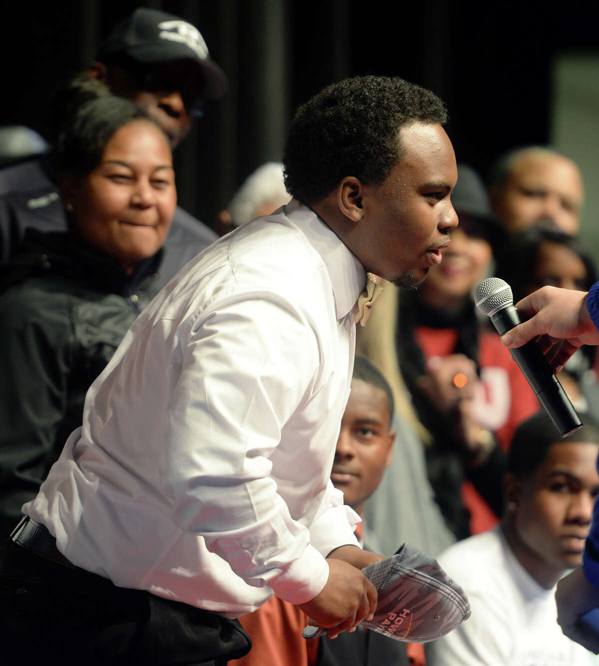 West brook: A total of 9 Bruins sign to play college ball