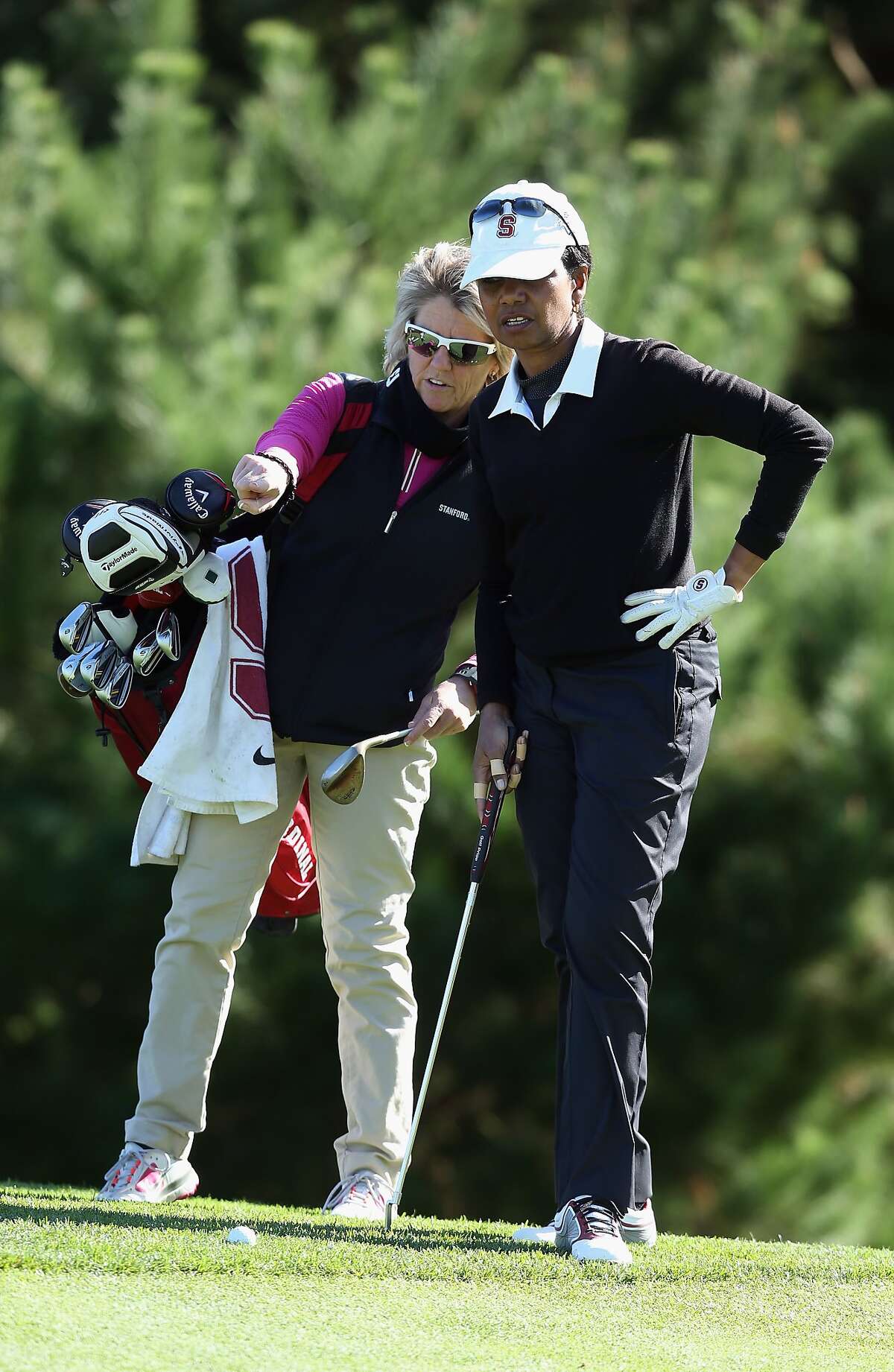 After tough loss, Peyton Manning tackles Pebble Beach