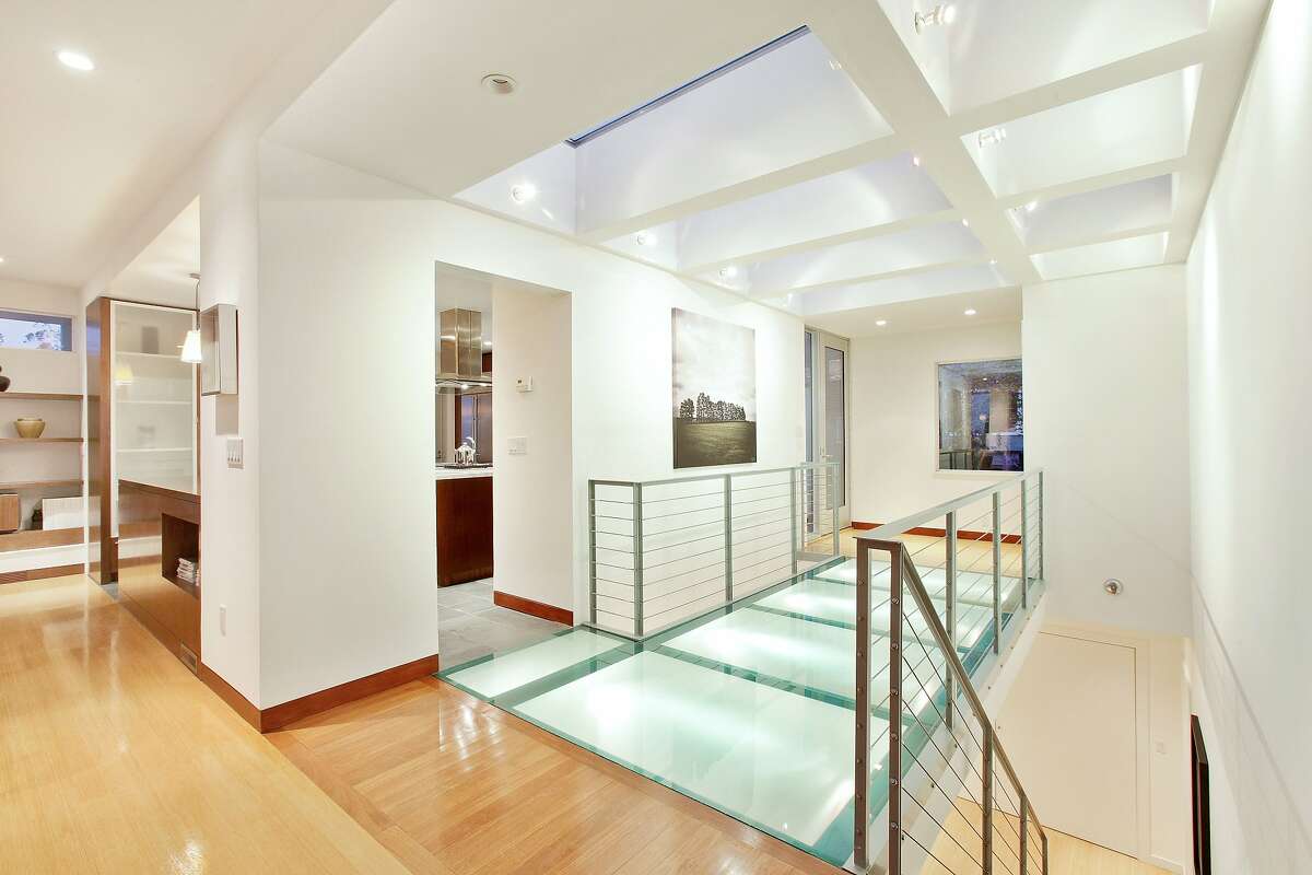 Hot Property: Vertical floor plan dominates double lot in Noe Valley