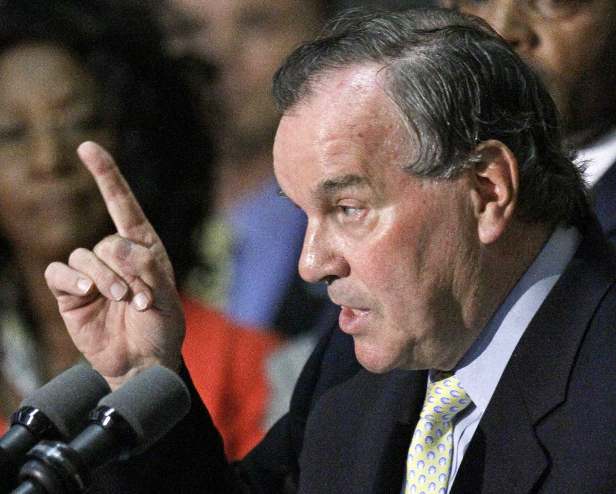 Former Chicago Mayor Daley leaves hospital