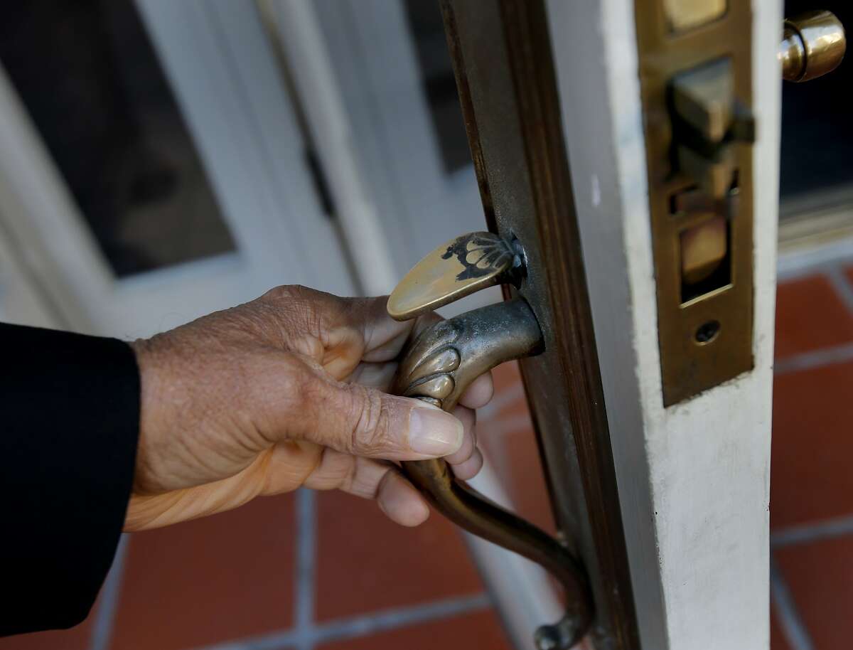 Oakland's growing cadre of doormen - key to a good life