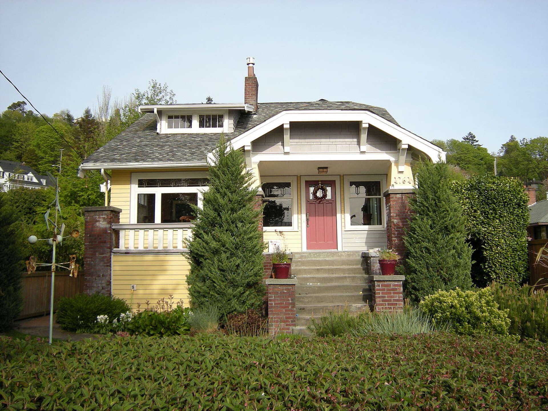 Why many old Seattle homes lack an entryway