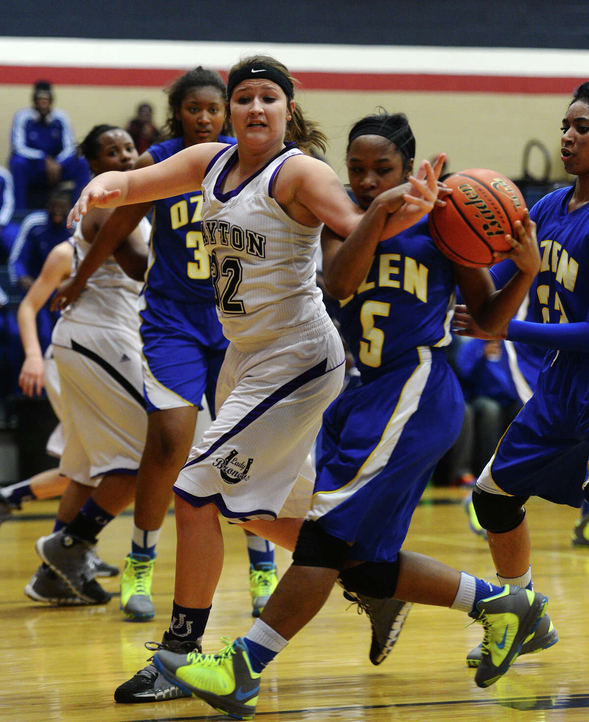 Ozen girls advance to Area round with win over Dayton