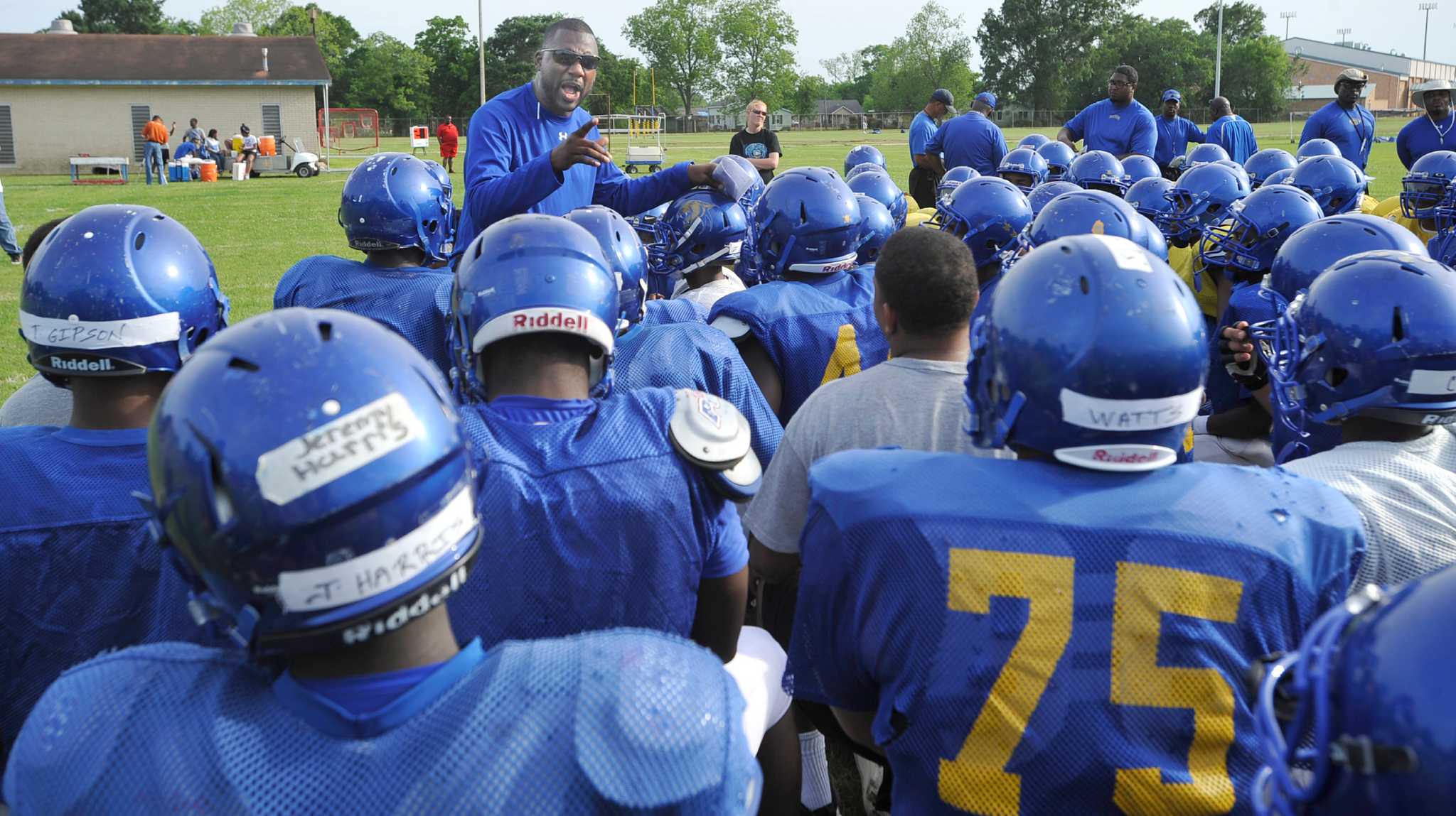 Magee refutes reports of his resignation