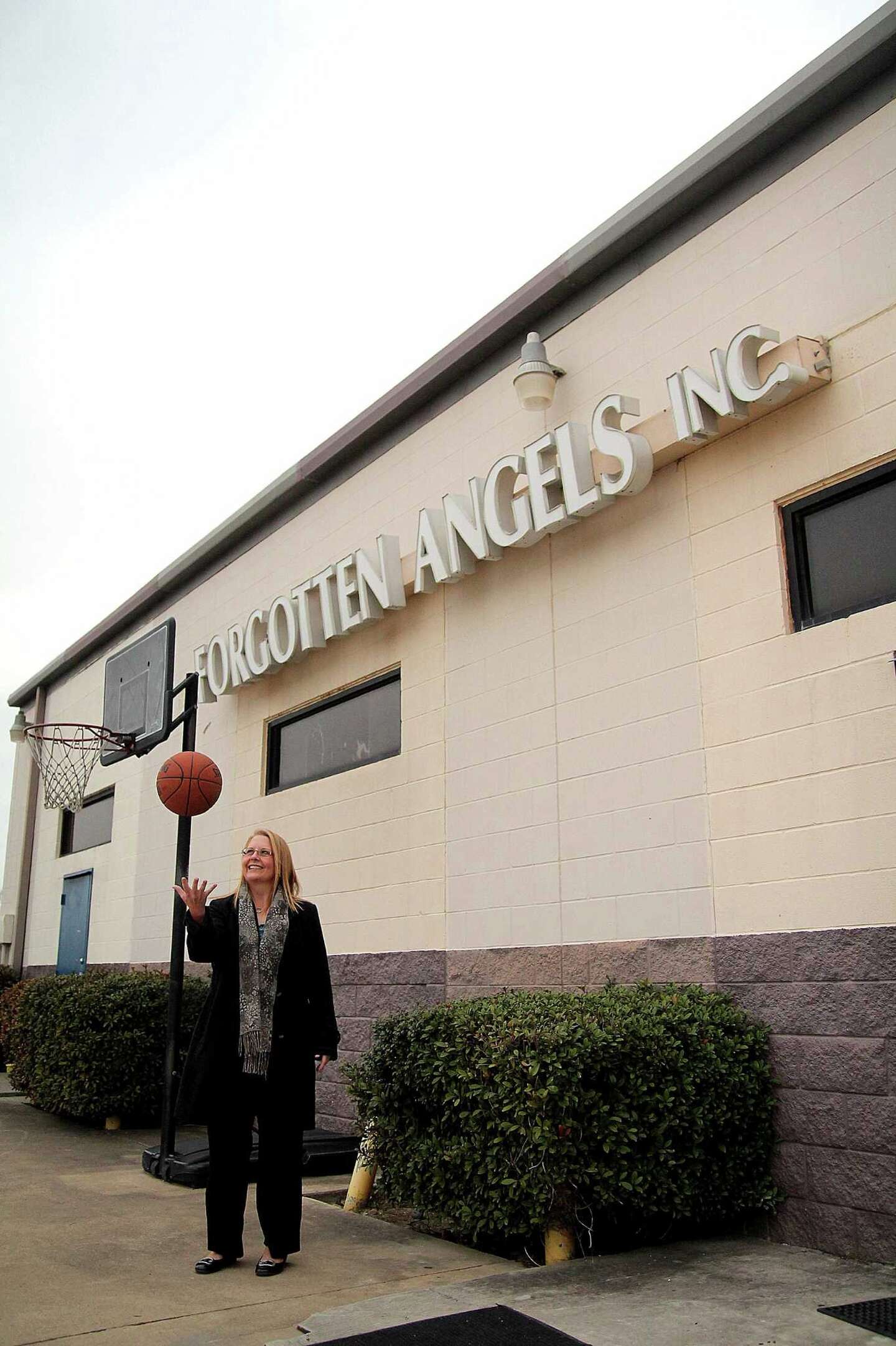 Donors remember Forgotten Angels in Pearland