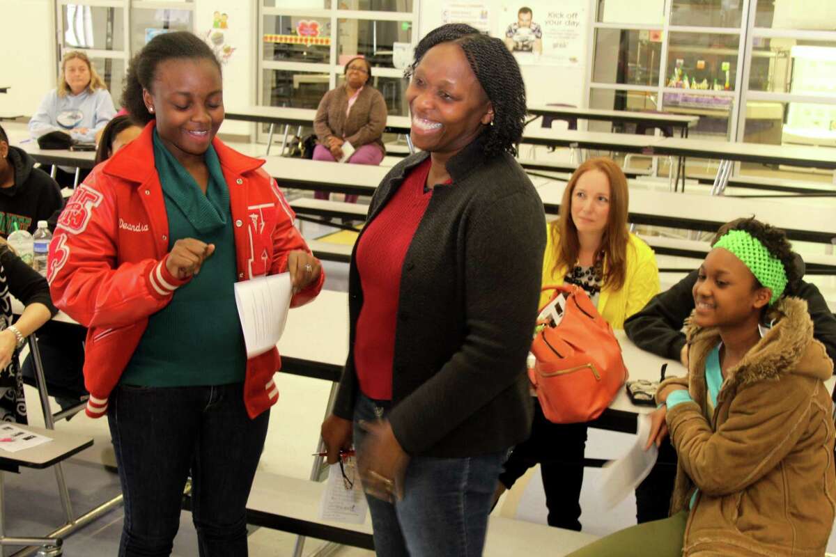 Katy moms, daughters learn to communicate better