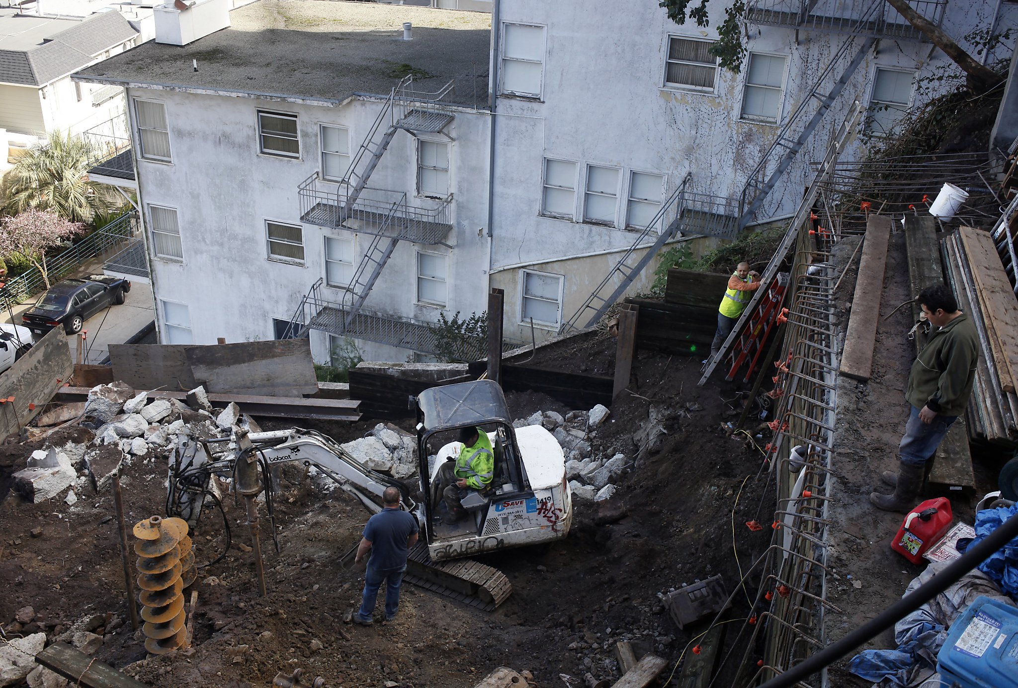 Slew of permit problems cited in S.F. house collapse